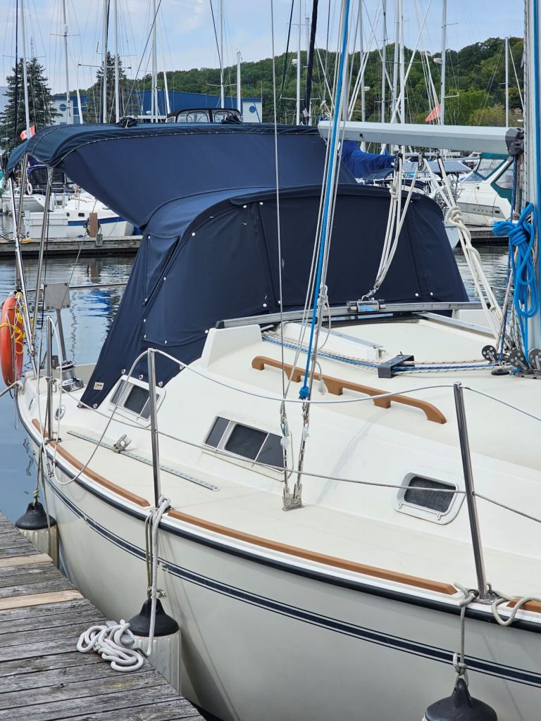 1990 Pearson 27 Sloop – Georgian Harbour Yacht Sales